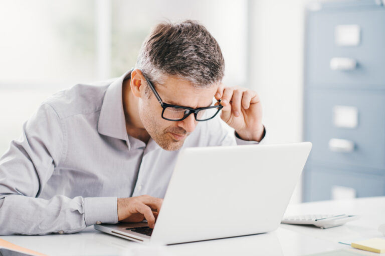 What is Macular Degeneration and What Are the Most Common Symptoms ...